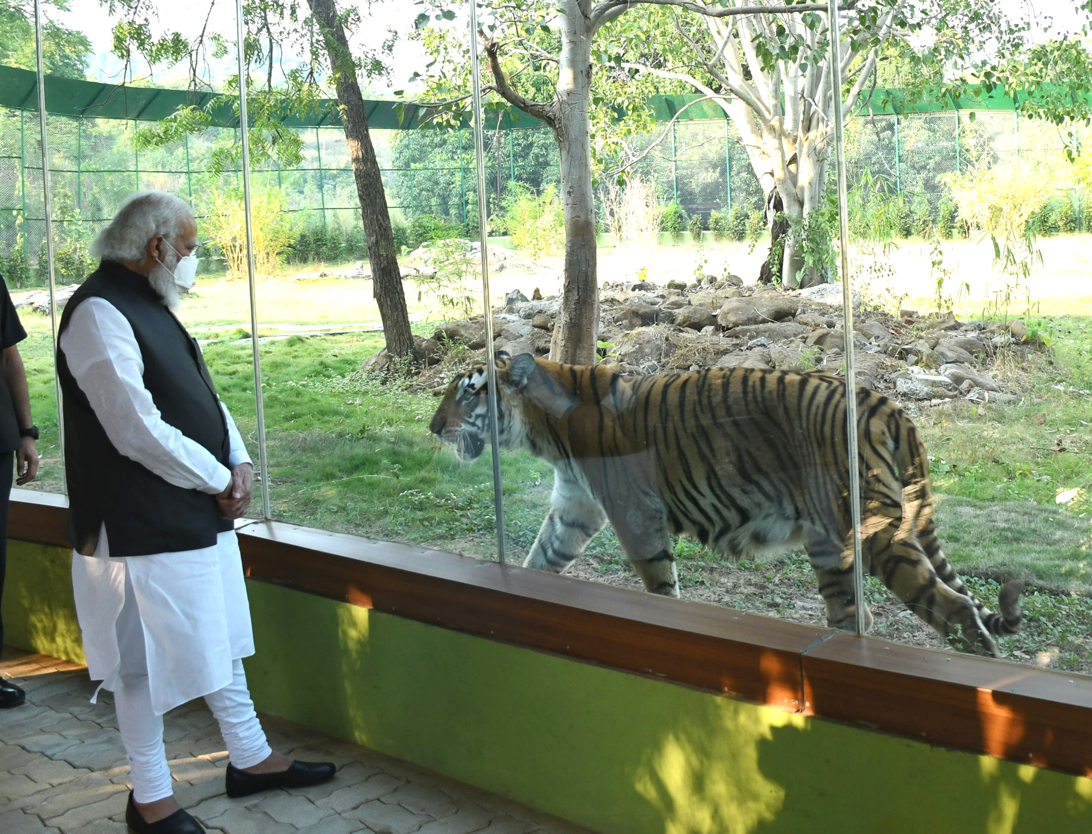 File:The Prime Minister, Shri Narendra Modi visiting after inaugurating ...