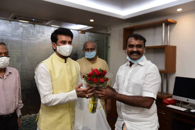 I&B | Dr Loganathan Murugan takes charge as MoS for Information and ...